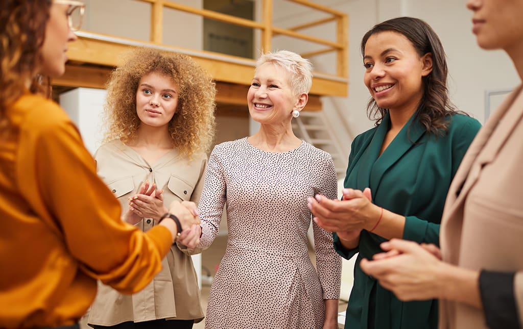 8 Different Types of Alumni Messages & How to Write Them - FutureFund