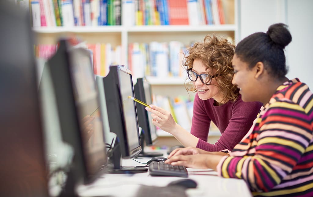 How to Engage Alumni Through Social Media Outreach: 10 Tips